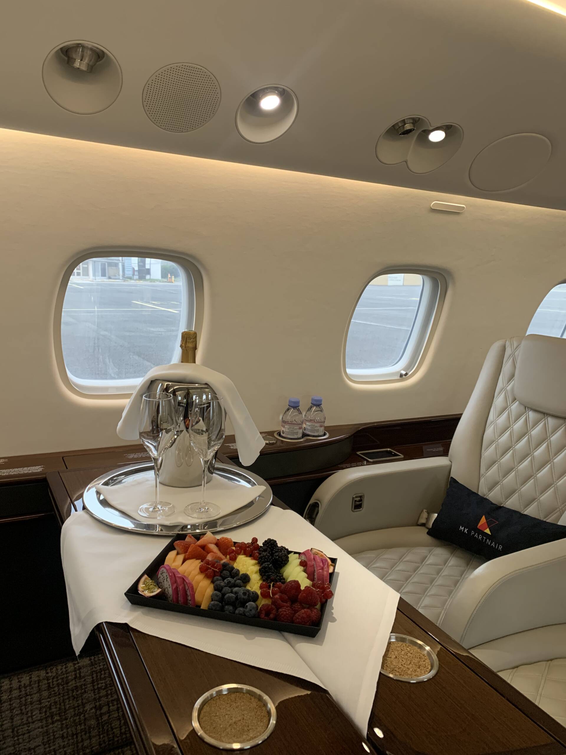 Gastronomy on board private jets | MK Partnair
